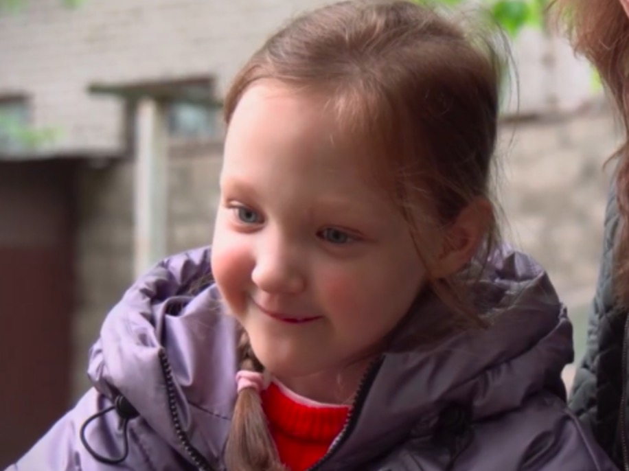 Veronika and her fear of windows. What led to the biggest phobia of a 6 ...